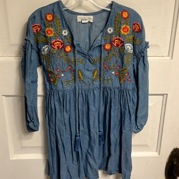 Mimi & Maggie | Dresses | Mimi And Maggie Embroidered Dress Size 4 ...